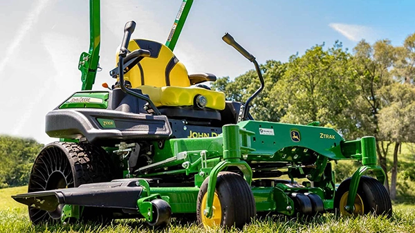 Z900 Series Diesel Zero Turn Mowers | Legacy Equipment